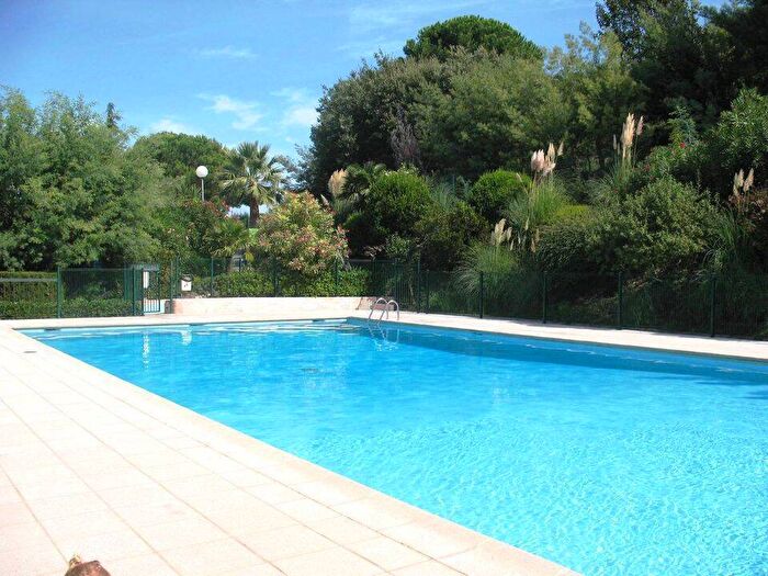 Appartement 2 pièces à louer à Brusquet-Retenaou-Devens, Vallauris