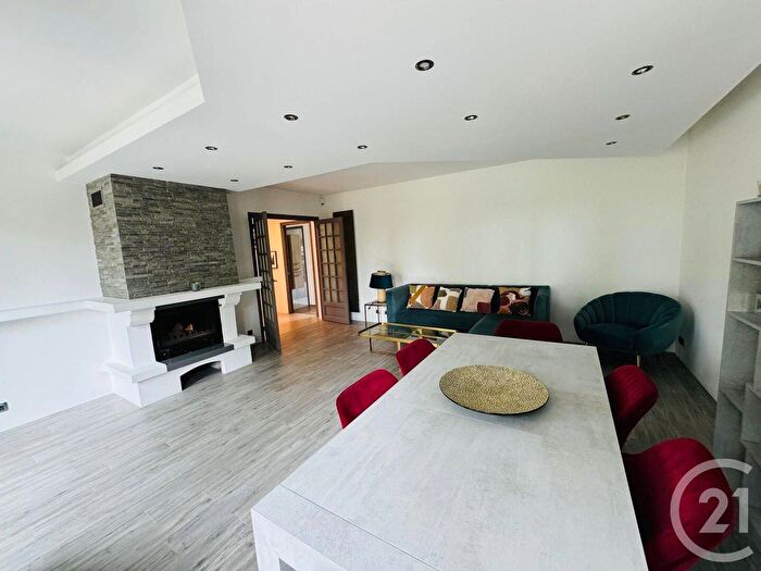 Maison 8 pièces à Noisy-le-Grand, à louer