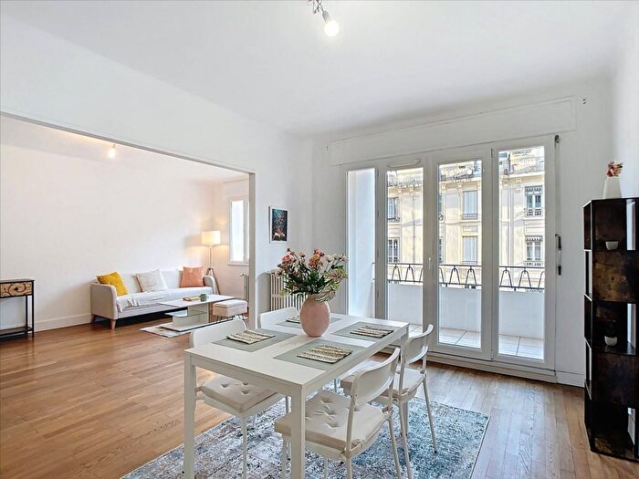 Appartement à louer - Guillotière, Lyon ème arrondissement - 3 pièces - 2 chambres