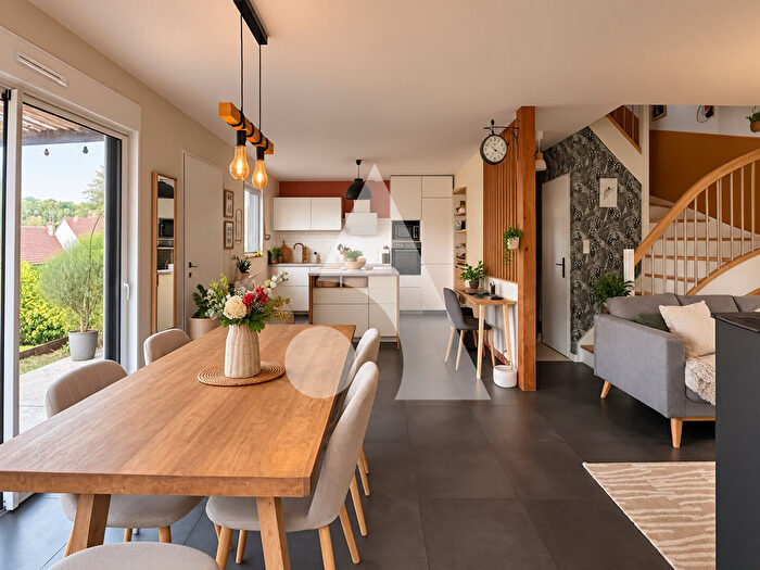 Crécy-la-Chapelle : Maison 4 pièces à vendre