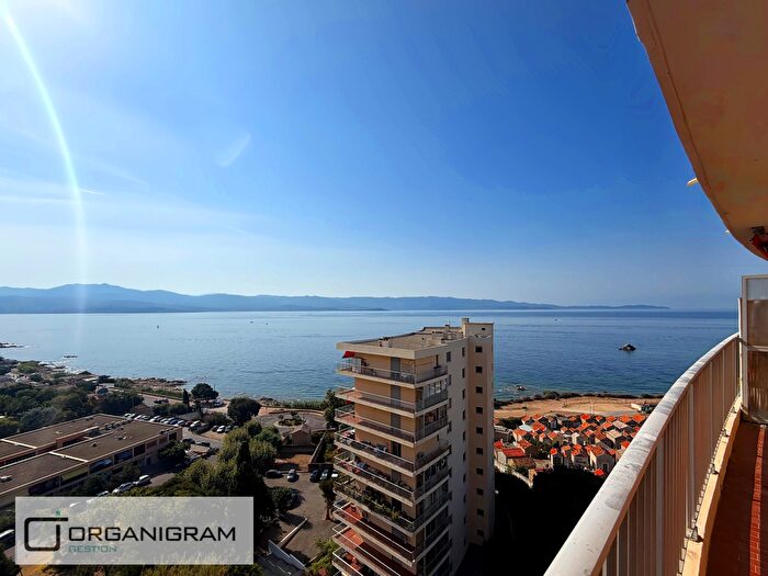 Ajaccio, Résidence des Iles : Appartement 1 pièce à louer