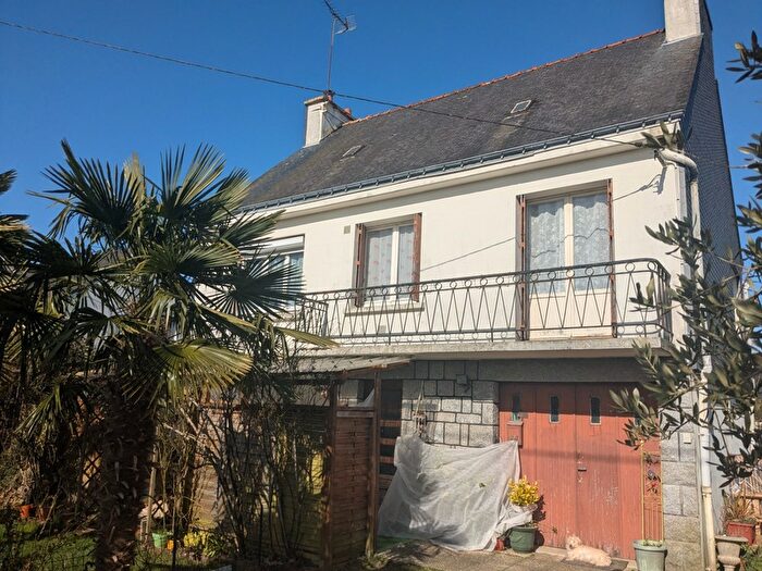 Maison à vendre - Guémené-sur-Scorff - 6 pièces - 4 chambres