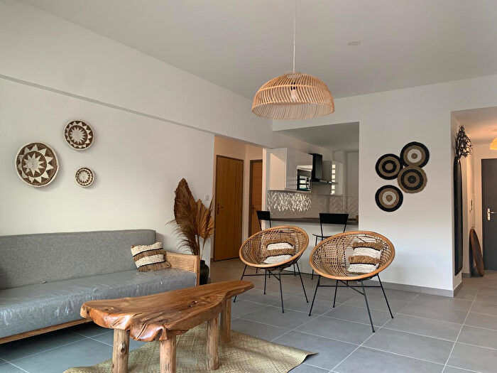 Saint-Pierre, Centre-ville : Appartement 3 pièces à louer