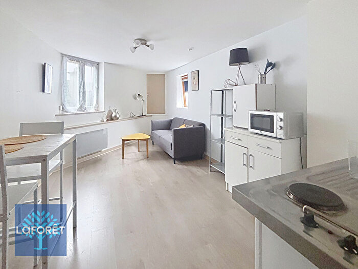 Appartement à vendre - Fougères, Centre-ville, Urbanistes - 2 pièces - 1 chambre