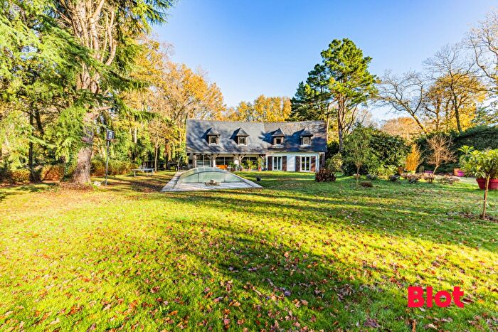 Maison à vendre - Sautron - 8 pièces - 6 chambres