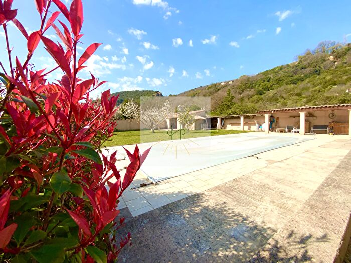 Maison à vendre - Rochemaure - 6 pièces - 4 chambres