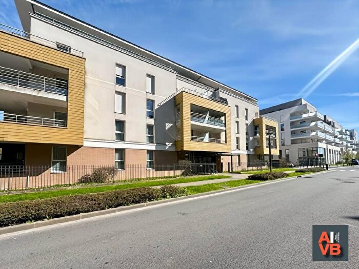 Appartement à vendre - Bussy-Saint-Georges - 4 pièces - 3 chambres