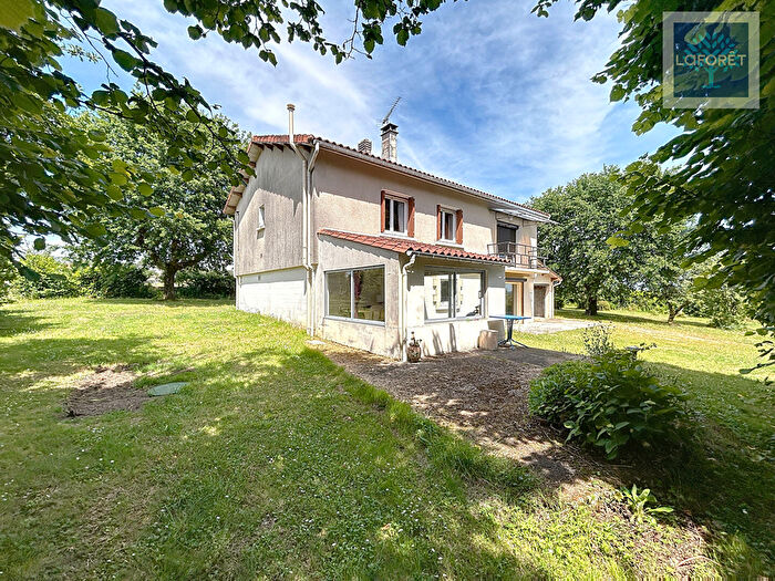 Maison à vendre - Montguyon - 6 pièces - 4 chambres