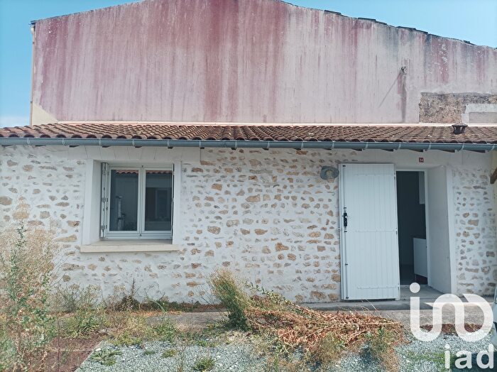 Maison à vendre - Saint-Just-Luzac - 3 pièces - 2 chambres