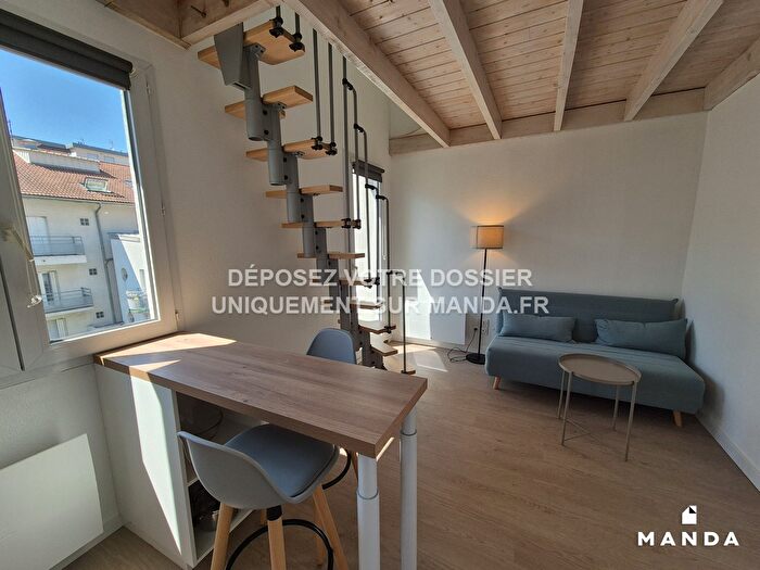 Appartement à louer - Grenoble, Berriat - 2 pièces - 1 chambre