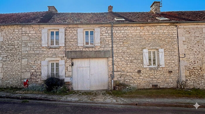 Maison 5 pièces à vendre à Yrouerre