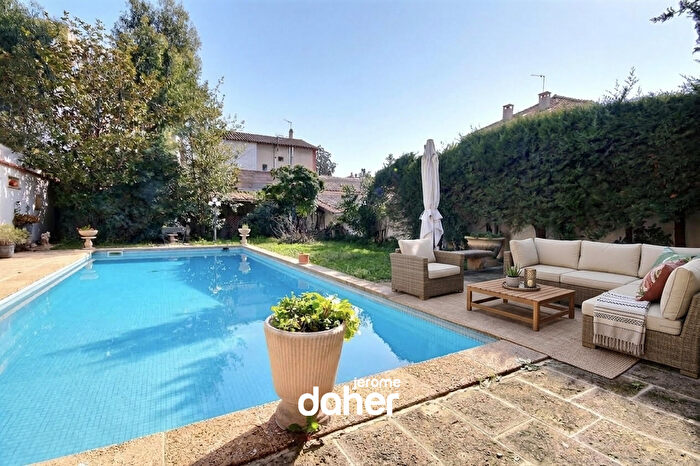 Maison à vendre - Marseille e , La Pomme - 5 pièces - 3 chambres