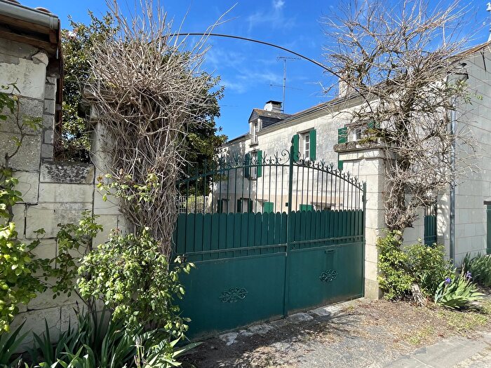 Maison à vendre - Le Coudray-Macouard - 11 pièces - 5 chambres