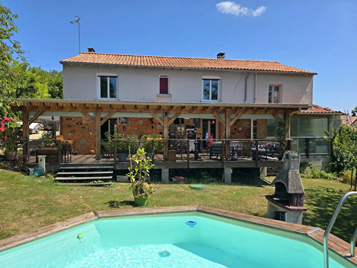 Maison à vendre - Ribérac - 6 pièces - 4 chambres