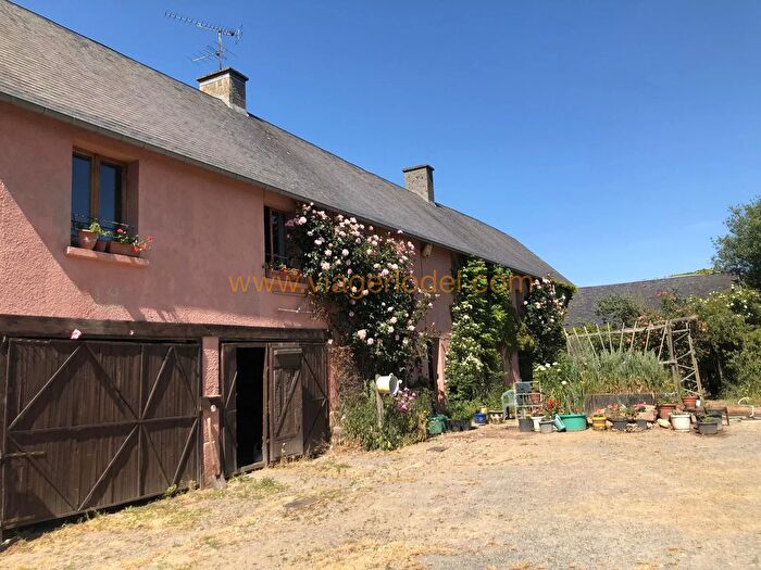 Montreuil-sur-Lozon : Maison 7 pièces à vendre