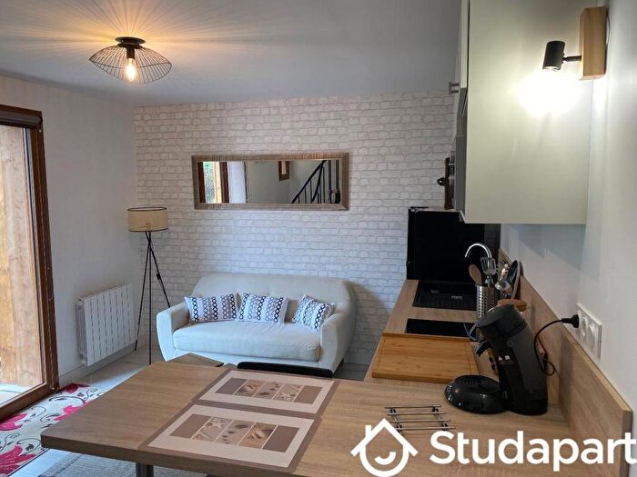 Appartement à louer - Ornon, Gradignan - 1 pièce - 2 chambres