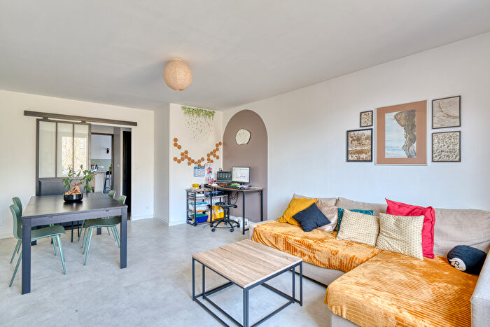 Appartement à vendre - Villefontaine, Les Roches - 3 pièces - 2 chambres