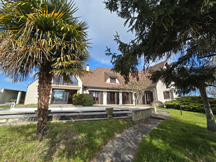 Maison à vendre - Saint-Rémy-en-Rollat - 6 pièces - 3 chambres