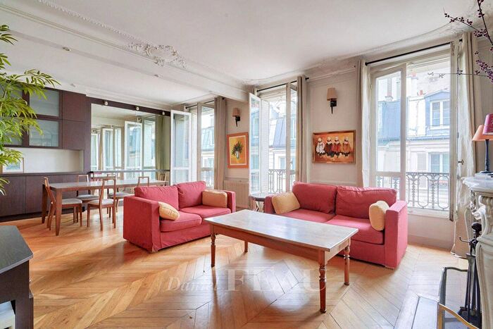 Appartement à louer - Gros Caillou, Paris ème arrondissement - 4 pièces - 2 chambres