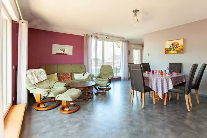 Appartement à vendre - Cran-Gevrier, Centre-ville, Le Vernay, Les Iles - 3 pièces - 2 chambres