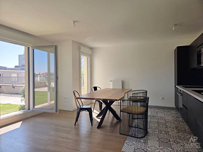 Rueil sur Seine-Plaine-Gare, Rueil-Malmaison : Appartement 4 pièces à louer