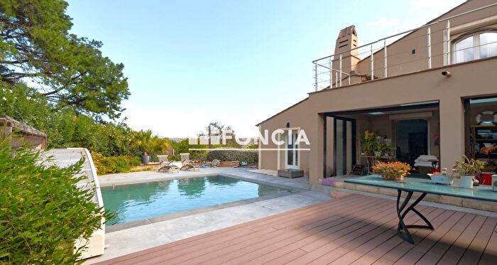 Maison à vendre - Cogolin, Rialet, Colombier - 9 pièces - 3 chambres