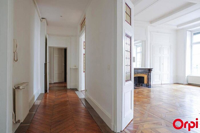 Appartement à louer - Vieux Lyon, Lyon ème arrondissement - 4 pièces - 3 chambres