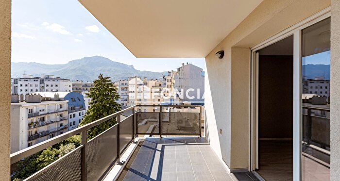 Appartement 3 pièces à vendre - Grenoble, Bajatière