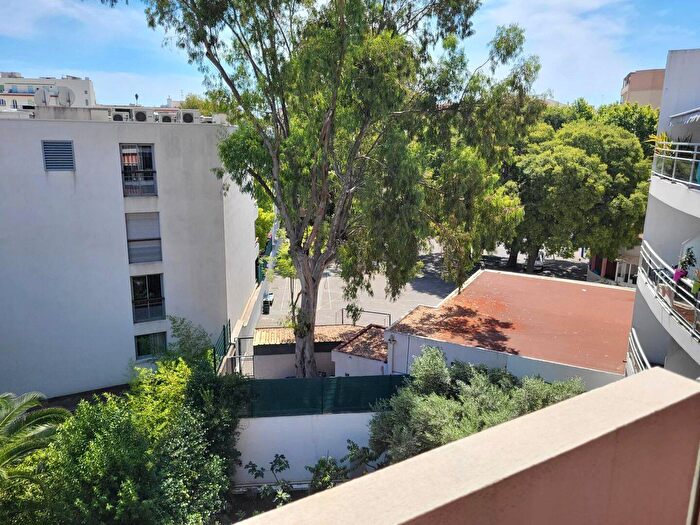 Appartement 2 pièces à Juan-les-Pins, Antibes, à louer