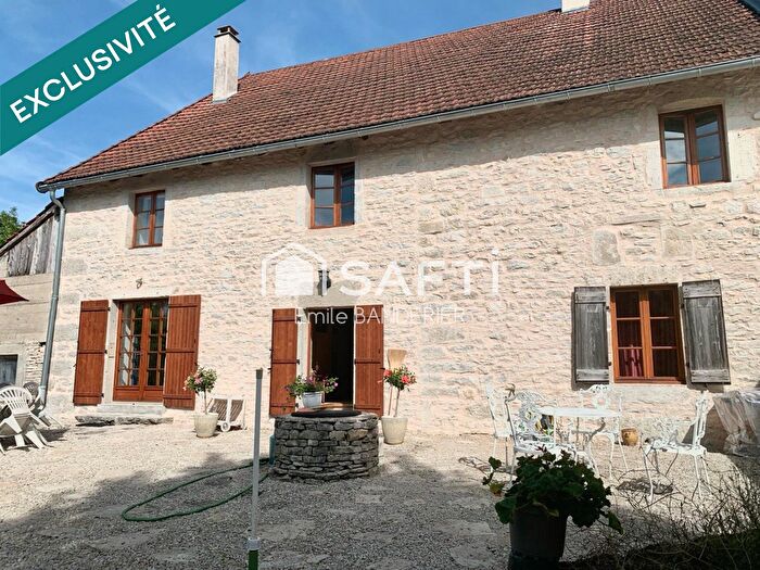 Maison à vendre - Clairvaux-les-Lacs - 6 pièces - 4 chambres