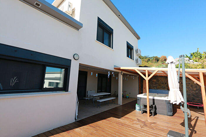 Maison 5 pièces à La Possession, Sainte-Thérèse, à louer