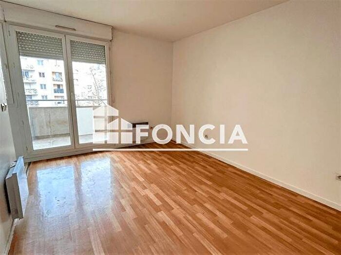 Appartement à louer - Rive de Seine Sud Est, Melun - 1 pièce