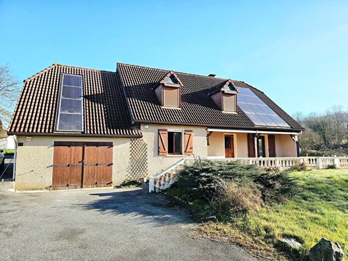 Maison à vendre - Bagnères-de-Bigorre - 5 pièces - 4 chambres