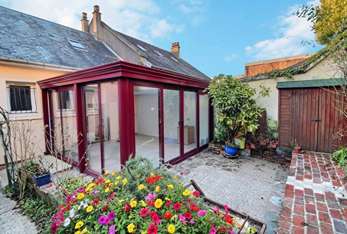 Maison à vendre - Lisieux, Centre-ville - 6 pièces - 3 chambres