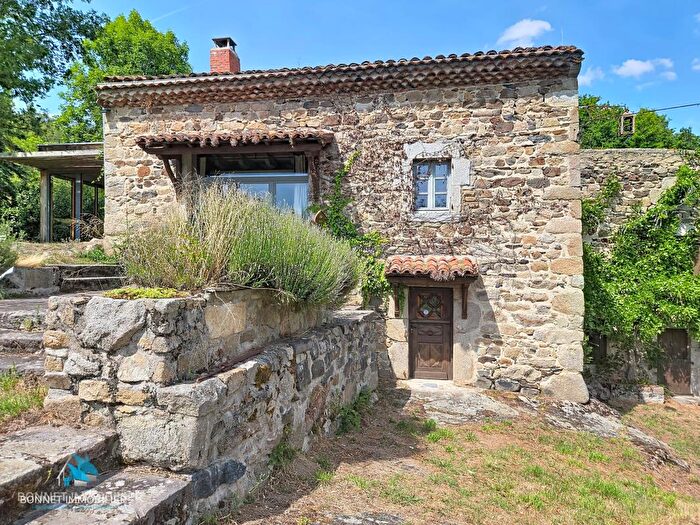 Isserteaux : Maison 9 pièces à vendre