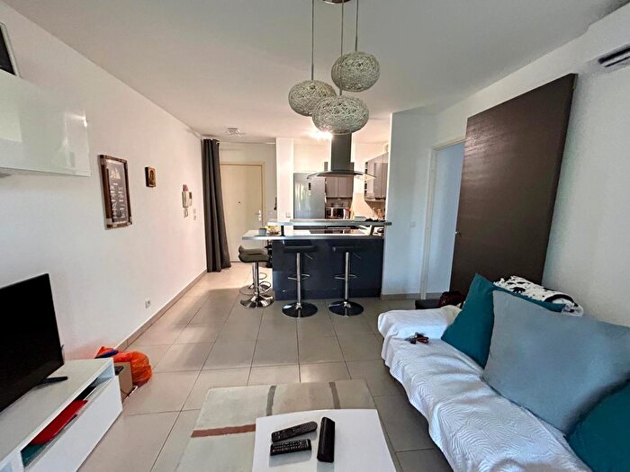 Appartement à vendre - Cogolin, Centre-ville, Subeiran, Pas de Grimaud - 2 pièces - 1 chambre