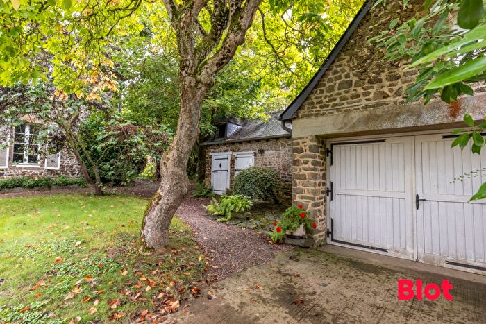 Maison à vendre - Piré-sur-Seiche - 8 pièces - 5 chambres