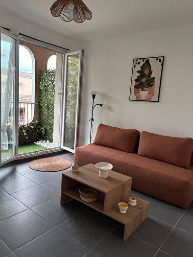 Appartement 1 pièce à Cinq Avenues, Marseille 4ème arrondissement, à louer