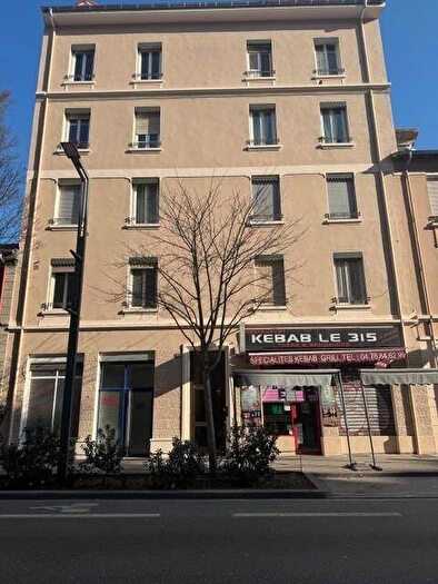 Appartement à louer - Cusset, Villeurbanne - 3 pièces - 2 chambres