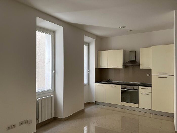 Appartement à louer - La Ciotat, Centre-ville - 2 pièces - 1 chambre