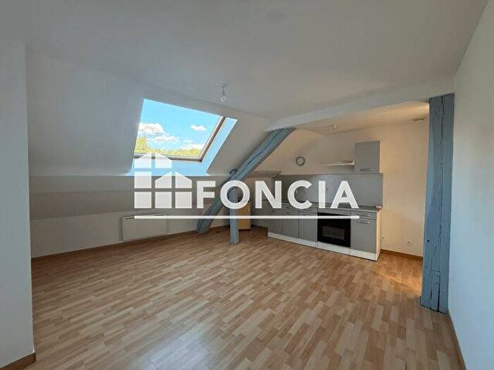 Gare Nord et Ouest, Charleville-Mézières : Appartement 3 pièces à louer