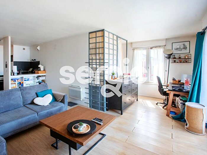 Appartement 1 pièce à Cergy, Axe Majeur, Horloge, à vendre