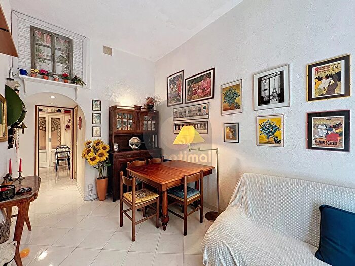 Appartement 2 pièces à vendre - Menton, Hôtel de Ville, Vieille Ville, Musée, Madone, Carnolès