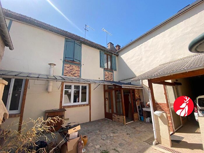 Maison à vendre - Tousson - 5 pièces - 3 chambres