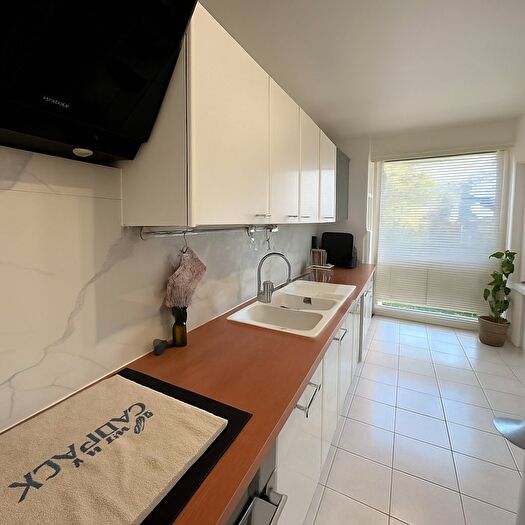 Appartement à vendre - Fontenay-le-Fleury - 5 pièces - 3 chambres