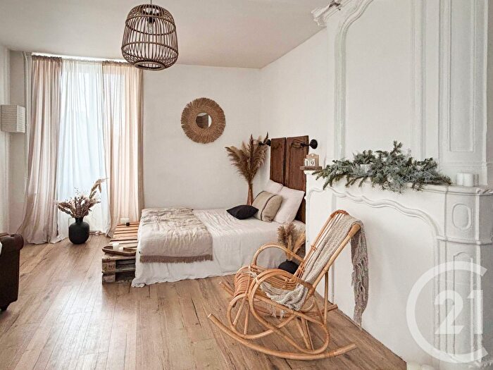 Maison à vendre - Cossé-le-Vivien - 12 pièces - 7 chambres