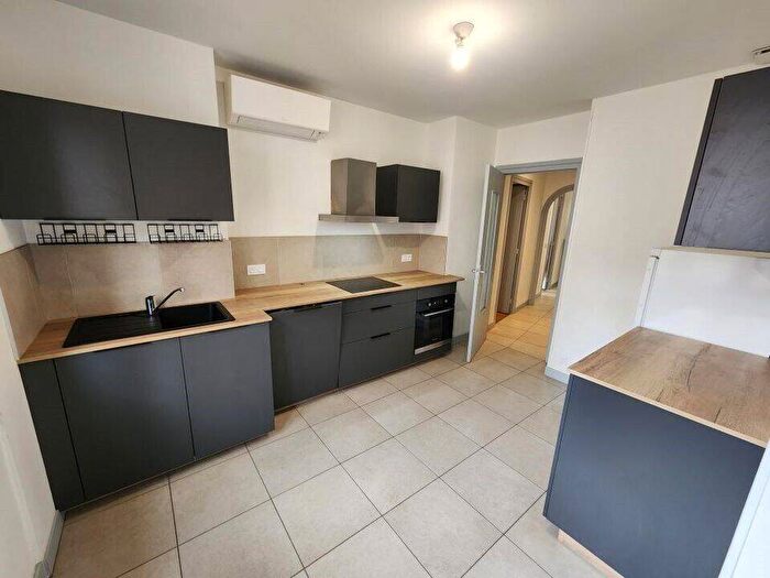 Appartement 4 pièces à Championnet-Caserne de Bonne, Grenoble, à louer