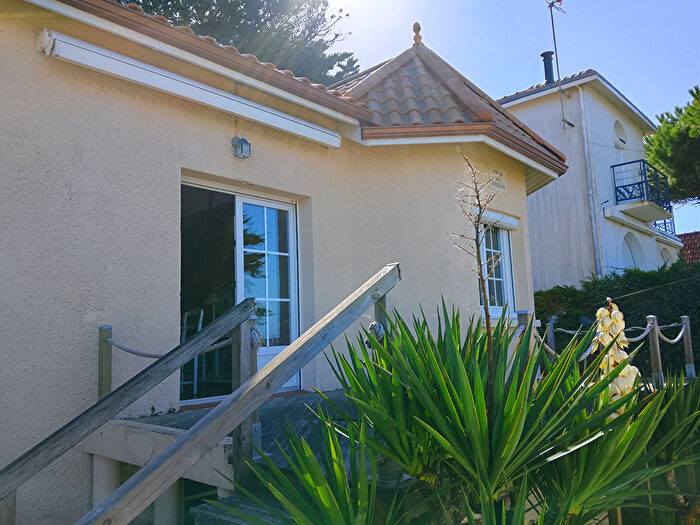 Maison à vendre - Saint-Michel-Chef-Chef - 6 pièces - 2 chambres