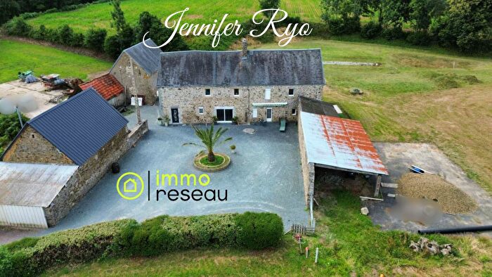 Maison à vendre - La Vendelée - 8 pièces - 6 chambres