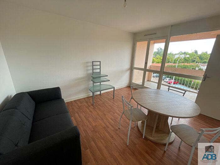 Appartement à louer - Roanne, Parc des Sports - 2 pièces - 1 chambre